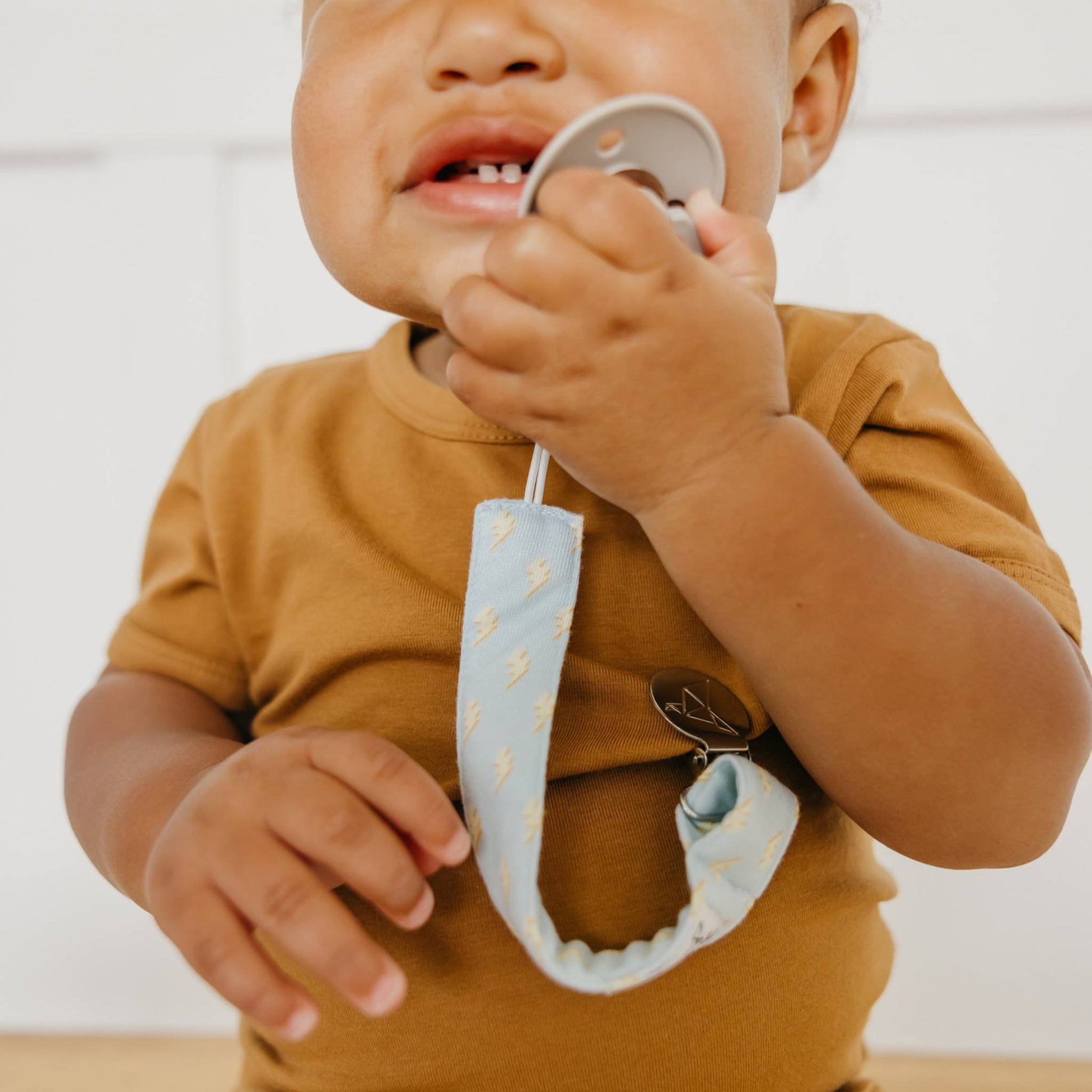 Binky Clips - Vance – Copper Pearl